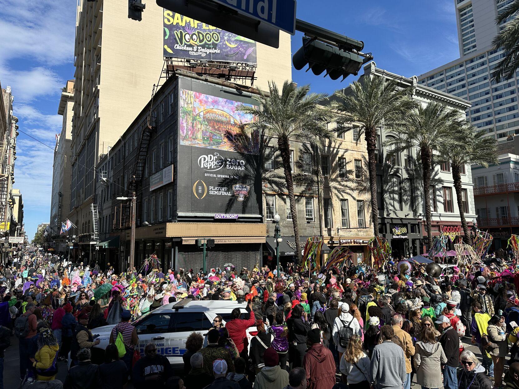 See photos, video of Mardi Gras day in New Orleans LA | Mardi Gras ...