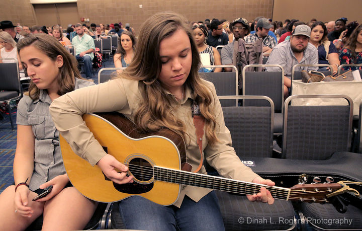 'American Idol' audition brings hopefuls to convention center ...
