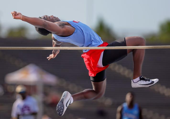 Jesuit's Michael Vocke nips St. Augustine’s Zander Dunbar in 9-5A track ...