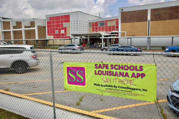 Student shot near West Jefferson High School in Harvey | Crime/Police ...