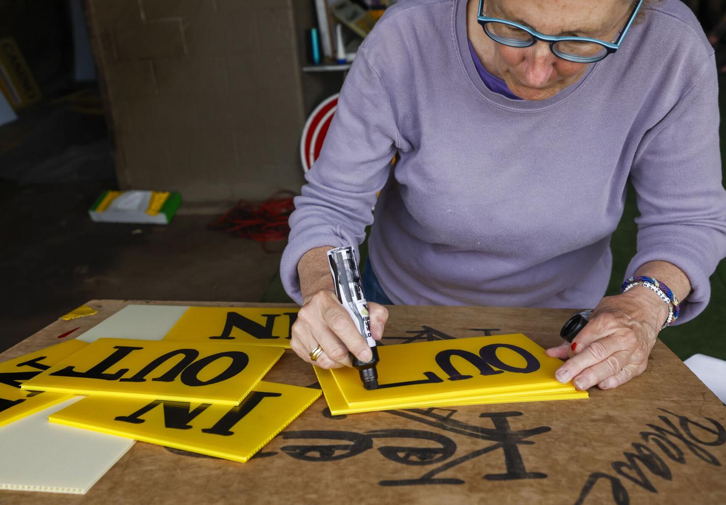 How Nan Parati draws 3,000 signs for New Orleans' Jazz Fest | Louisiana ...
