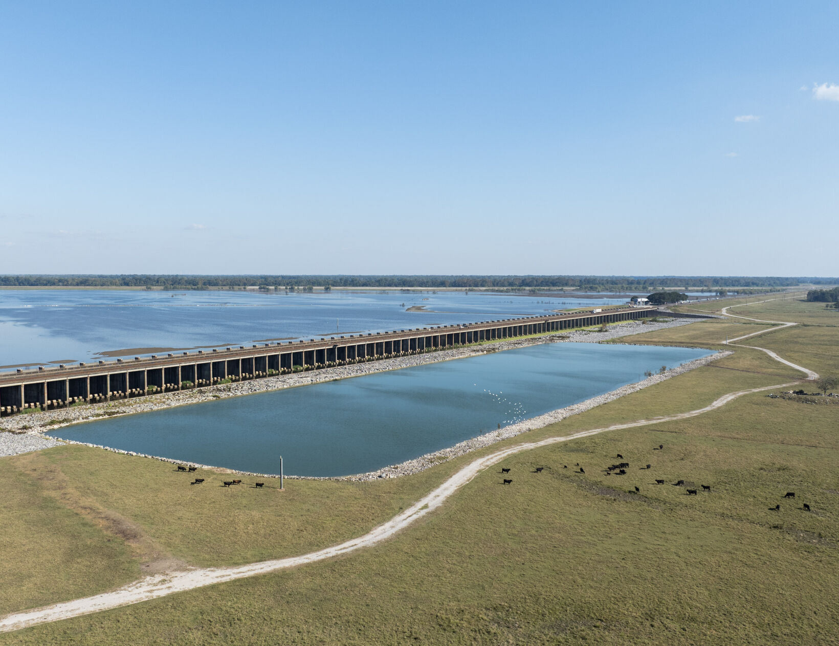 Problems emerge with Mississippi River’s vital safety valves ...