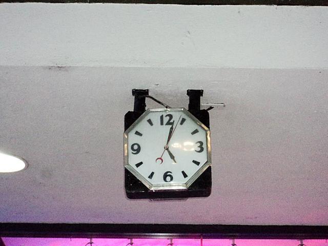 Blakeview: In 1989, the famous D.H. Holmes clock disappeared | Blake ...