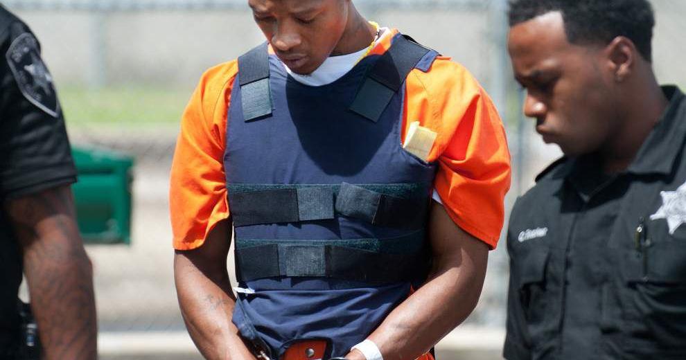 Judge rules accused cop killer Travis Boys competent to stand trial ...