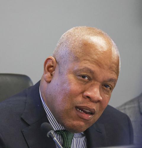 New Orleans LA mayor faces scandal isolated, away from view | Local ...