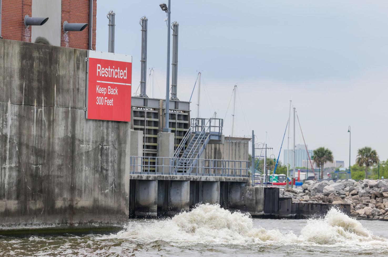 Photos: Pump tested at the 17th Street Canal Permanent Canal Closures ...