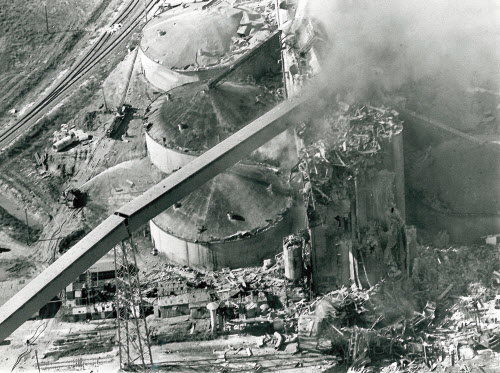 Continental Grain elevator at Nine Mile Point exploded Dec. 22, 1977 ...