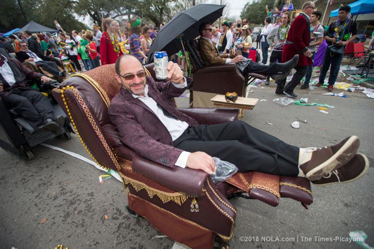 Mardi Gras proposal stuns woman at Tucks parade: report | Archive ...