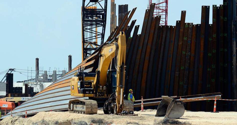 Sheet piling topples over at 17th Street Canal project | News | nola.com