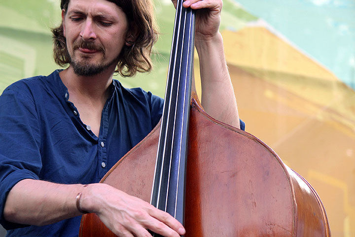 Roddie Romero & the Hub City All-Stars reward fans who outlasted rain ...