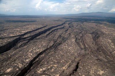 Giant crack in Kenya stirs debate about continent splitting: report ...