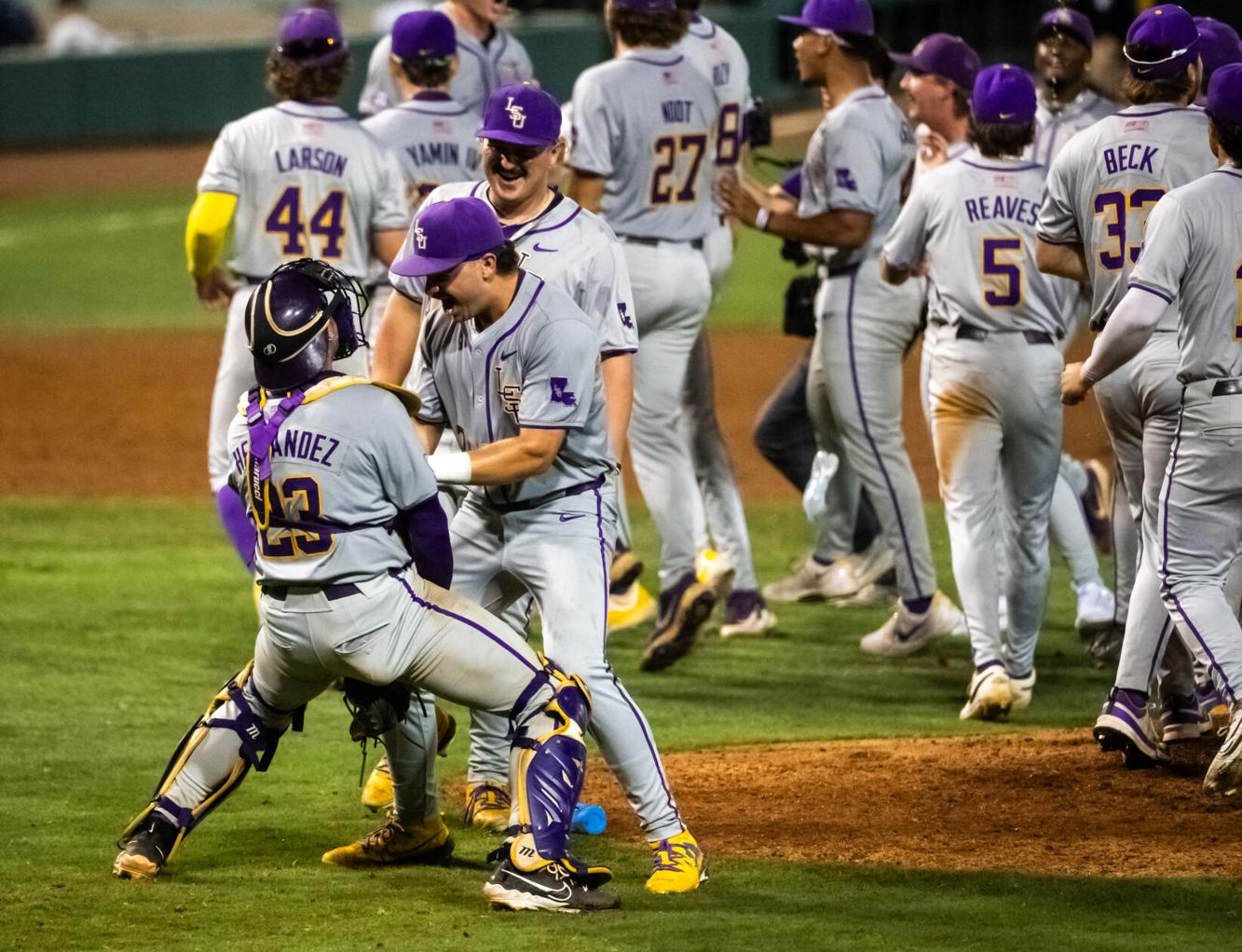 Photos: Geauxmaha, LSU wins Super Regional | Multimedia | nola.com