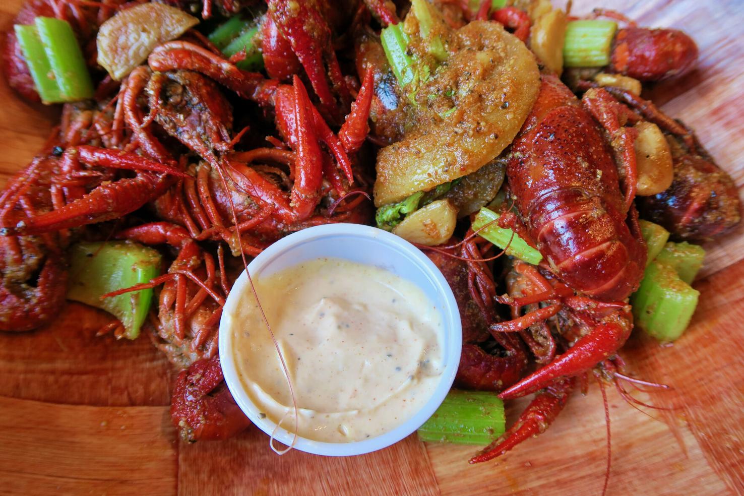 At new Kenner restaurant Big EZ Seafood, Viet-Cajun seafood and Mardi ...