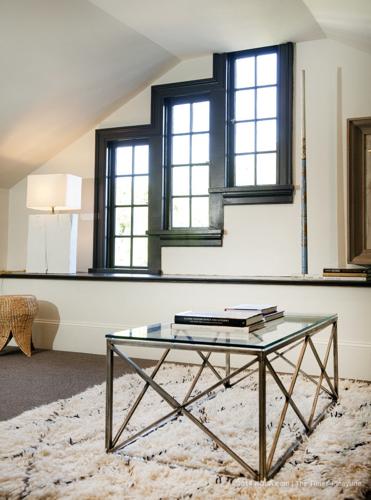 Designer Shaun Smith brings a fresh look to a 1930s neo-classical New ...