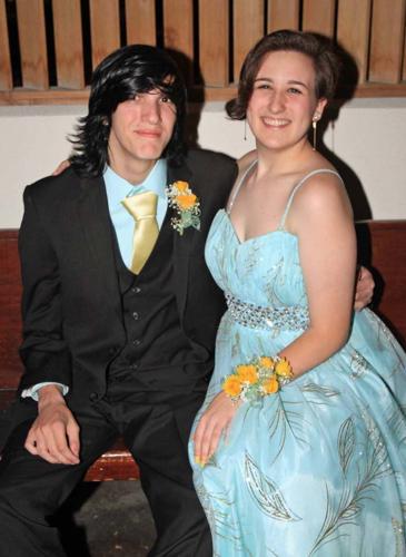 Prom 2015: Coordinating colors made for perfect prom pairs in New ...