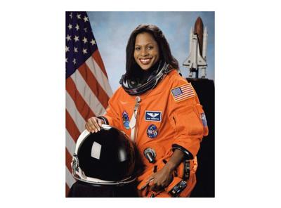 Former astronaut Joan Higginbotham to be UNO's commencement speaker ...