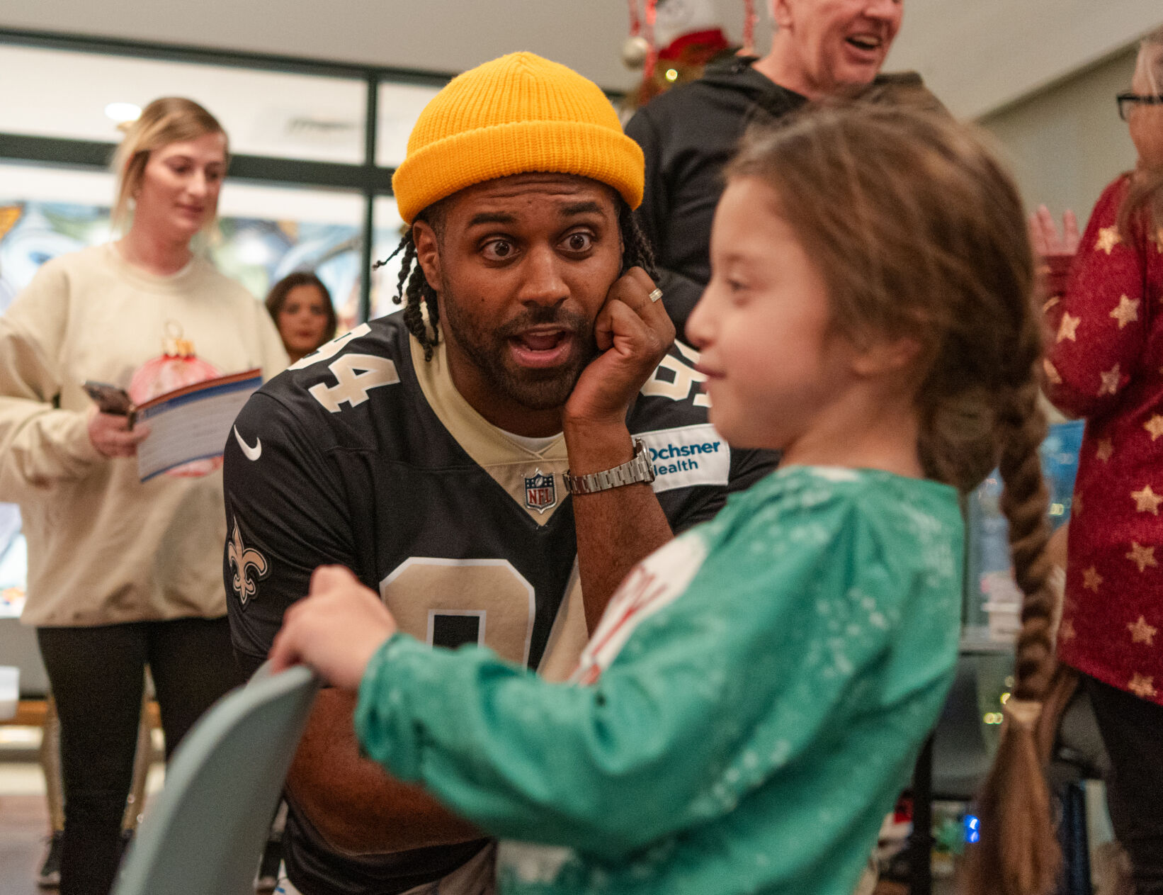 Saints, Santa bring holiday cheer to Ronald McDonald House | Photos ...