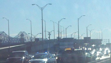 Pontchartrain Expressway wreck ties up West Bank traffic | Traffic ...