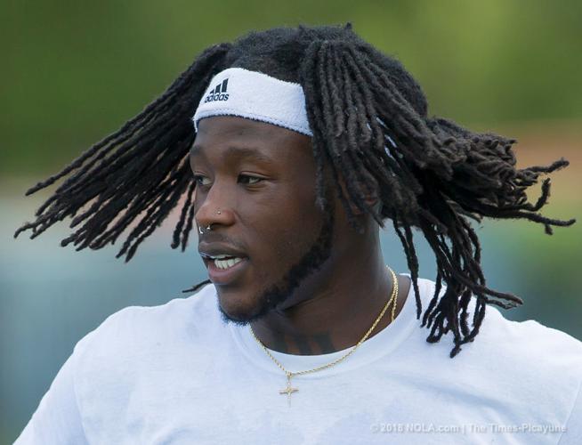 Alvin Kamara puts kids to work at first New Orleans football camp ...