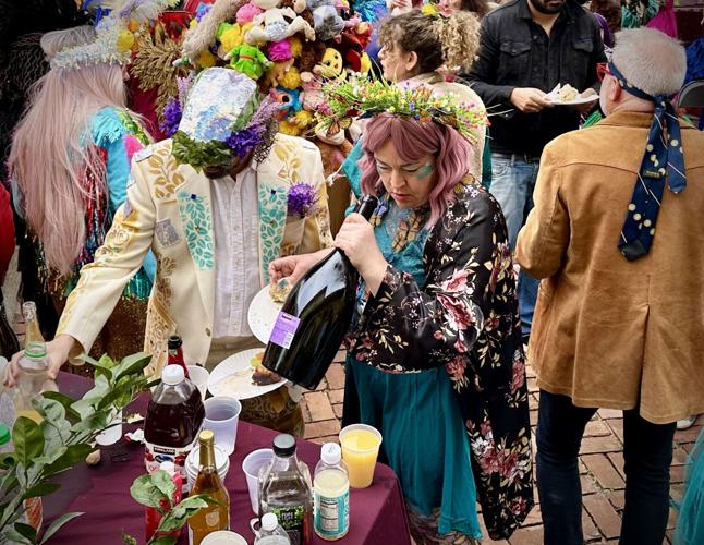 See photos, video of Mardi Gras day in New Orleans LA | Mardi Gras ...