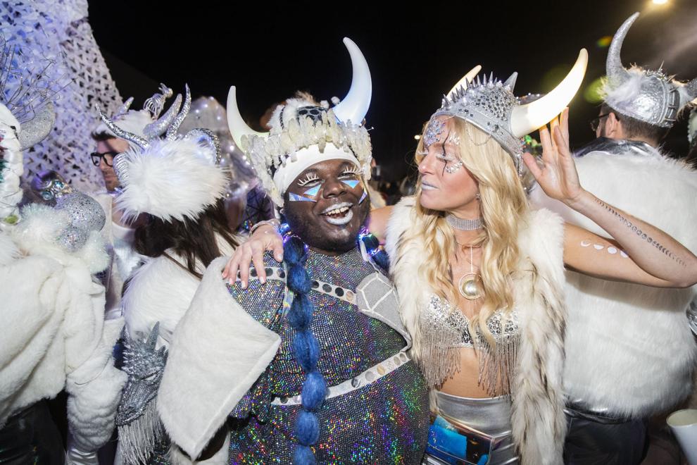 Krewe of O.A.K. Midsummer Mardi Gras parade in Carrollton | Events ...