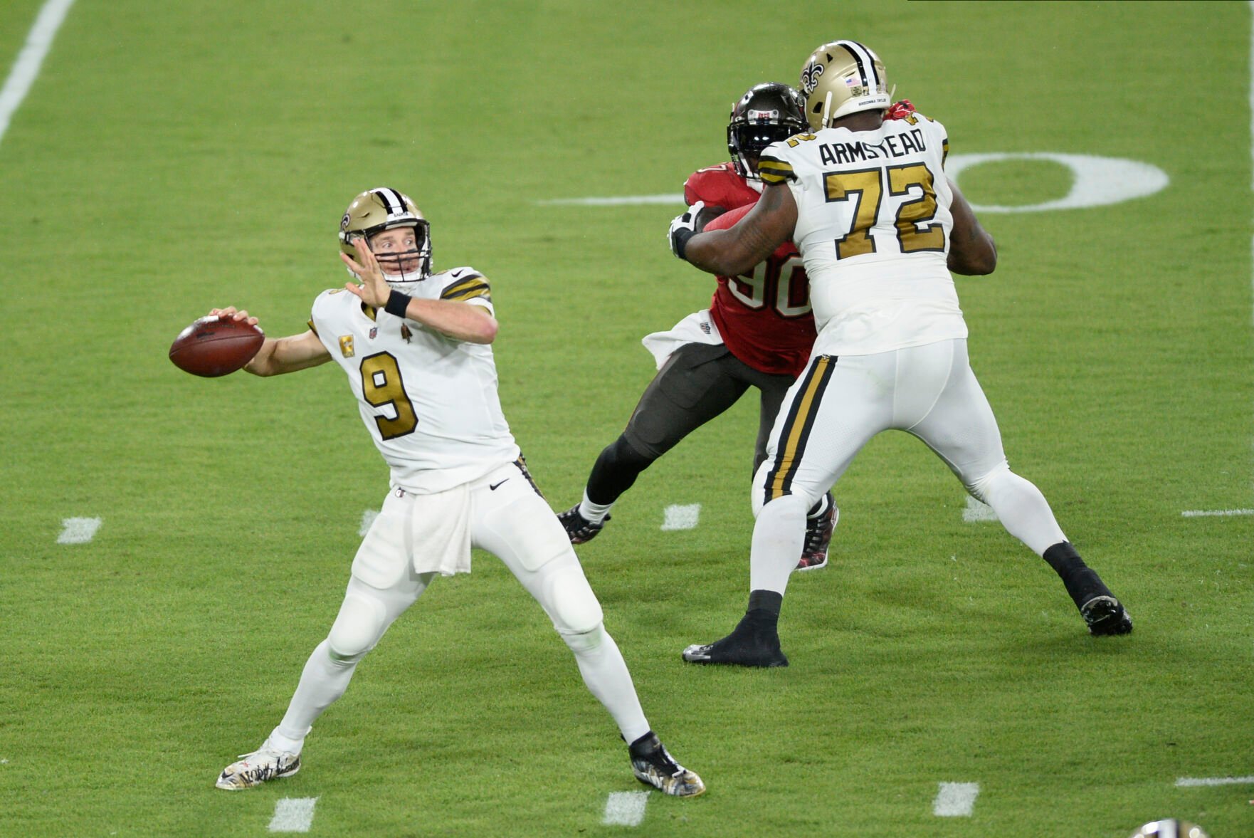 Drew Brees threw a Saints TD, then Terron Armstead caught him; here's ...
