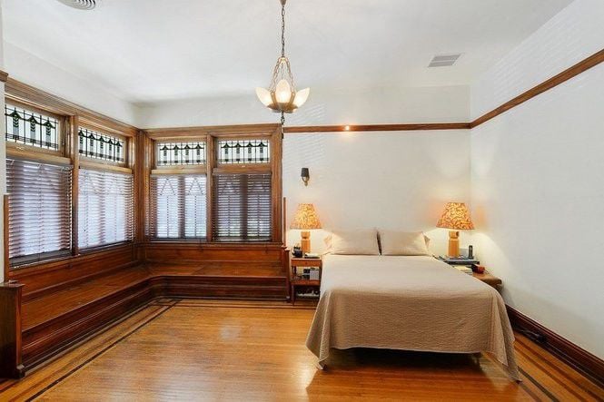 Historic Centanni home, once site of lavish Christmas displays, hits ...