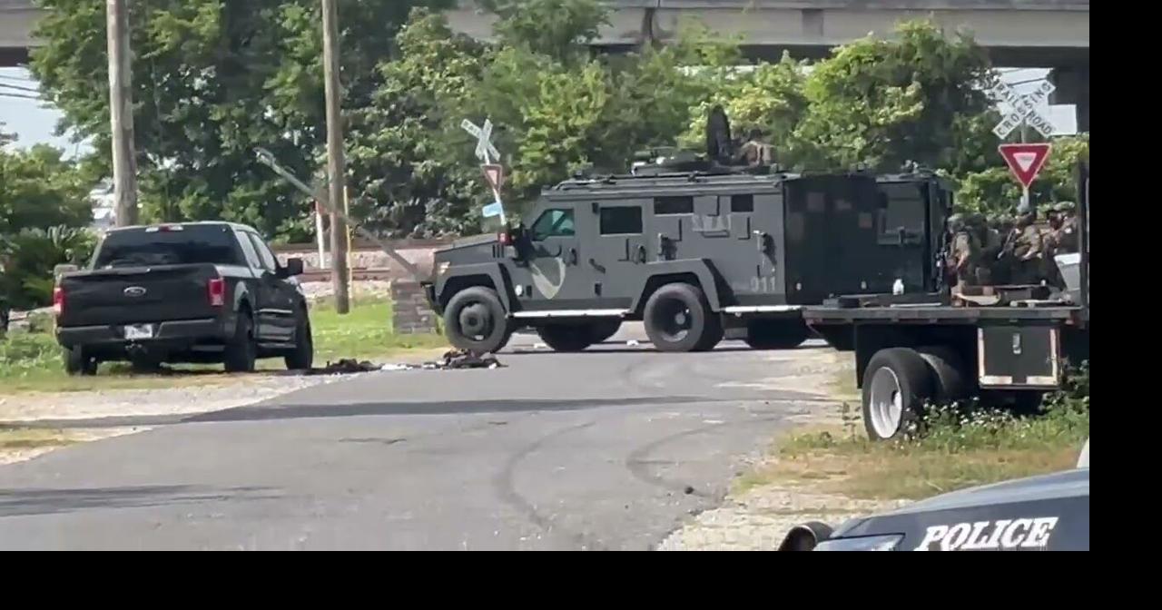 SWAT truck moves toward home during standoff in Kenner | Multimedia ...