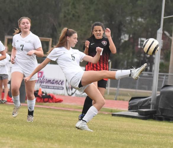 Fontainebleau 6, Captain Shreve 0: Bulldogs roll into second round of ...