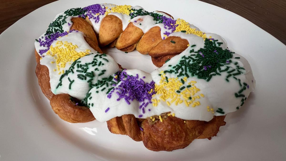 King cakes classic and new to try at NOLA Mardi Gras 2025 | Where NOLA ...