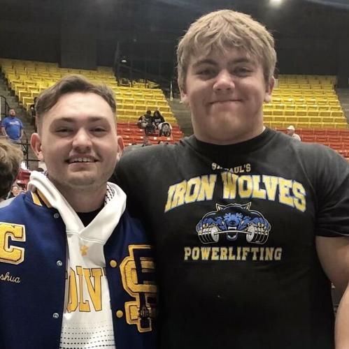 Chandler Loescher of St. Paul’s bench presses 550 pounds, sets ...