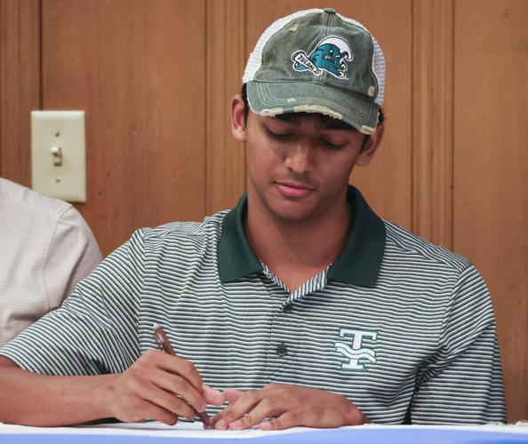 4 Country Day football players celebrate their college signings to LSU ...
