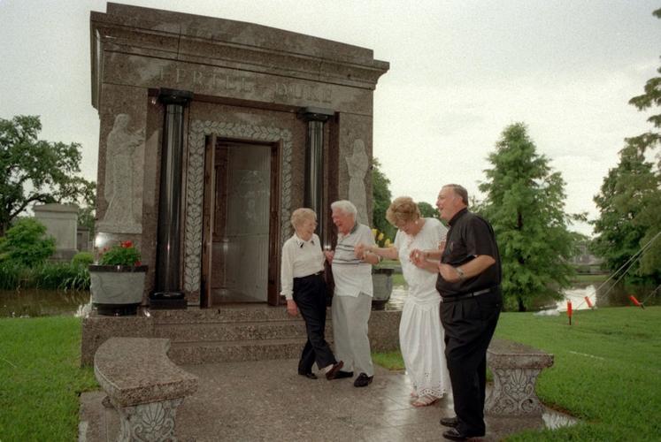 Ruth Fertel founded a steak house empire: Bites from the Past ...