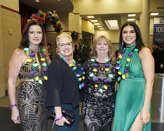 Titans dance to the season and toast their royalty | St. Tammany ...