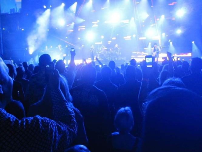 Answering questions about new trend: Why do concert-goers record with ...