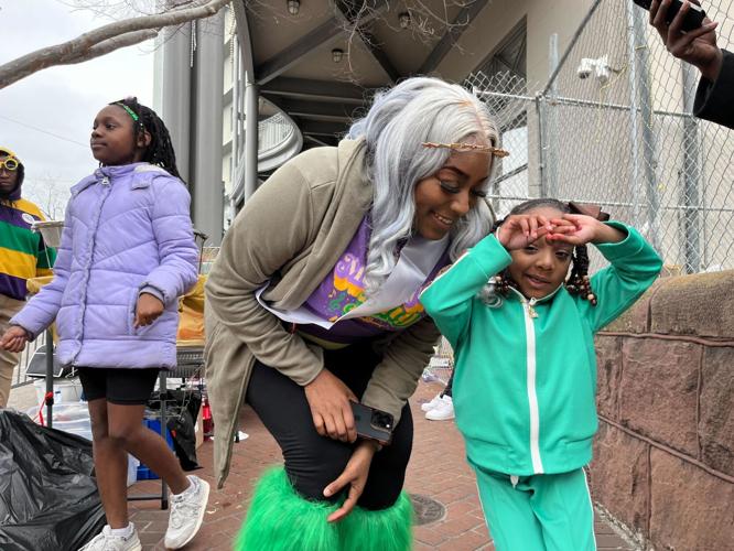 Scenes from New Orleans Zulu parade route on Fat Tuesday | Mardi Gras ...