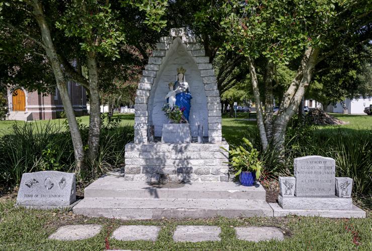 After Supreme Court ruling, red paint thrown on anti-abortion memorial ...