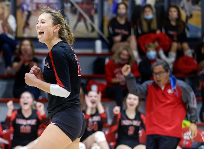 Sacred Heart’s Cami Davis, Gigi Gibbens score key points in volleyball ...