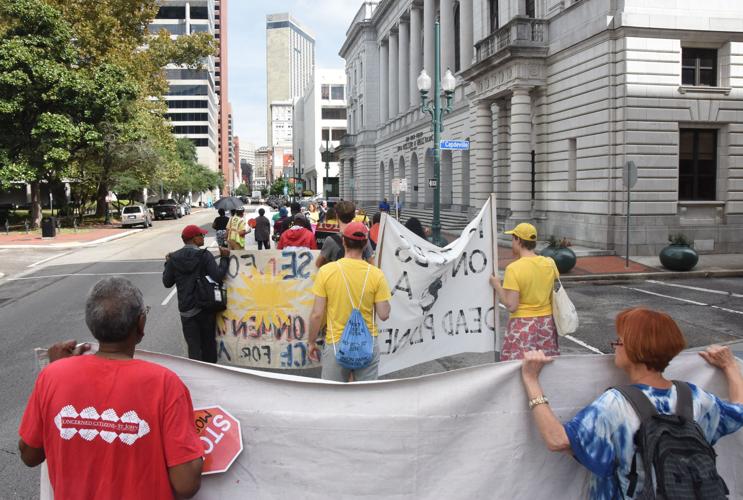 Environmentalists walk from New Orleans to Baton Rouge to protest ...