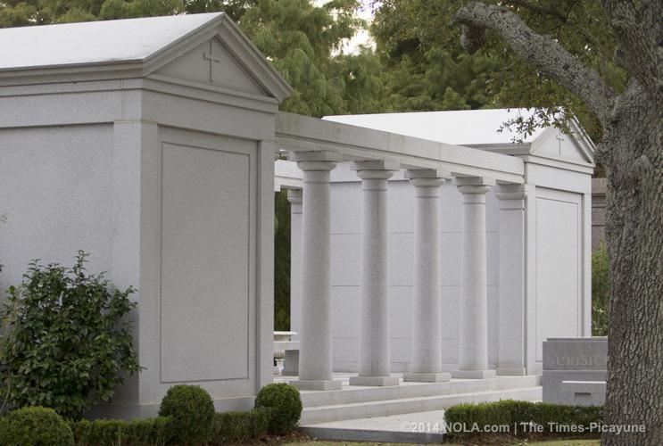 Grave thoughts: An artist finds inspiration at her family's neo ...