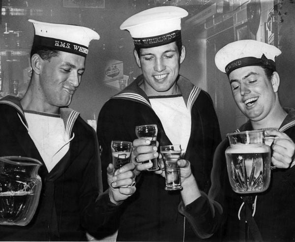 Learn about New Orleans' beer-soaked history in 75 vintage images ...