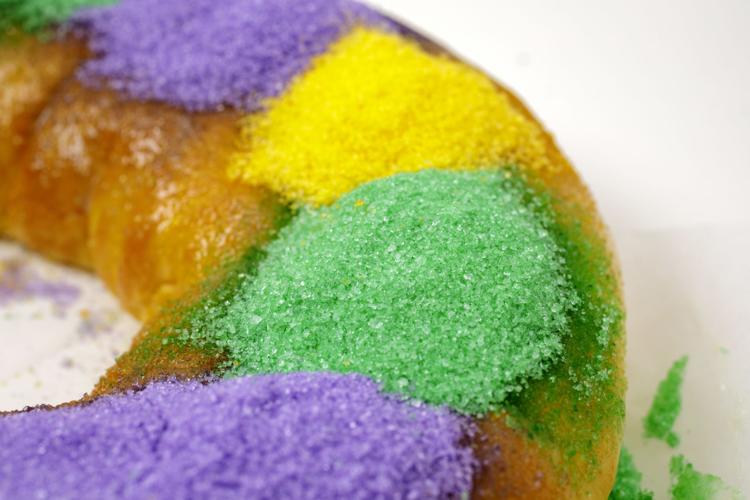Hi-Do Bakery makes traditional king cake for Mardi Gras | Mardi Gras ...