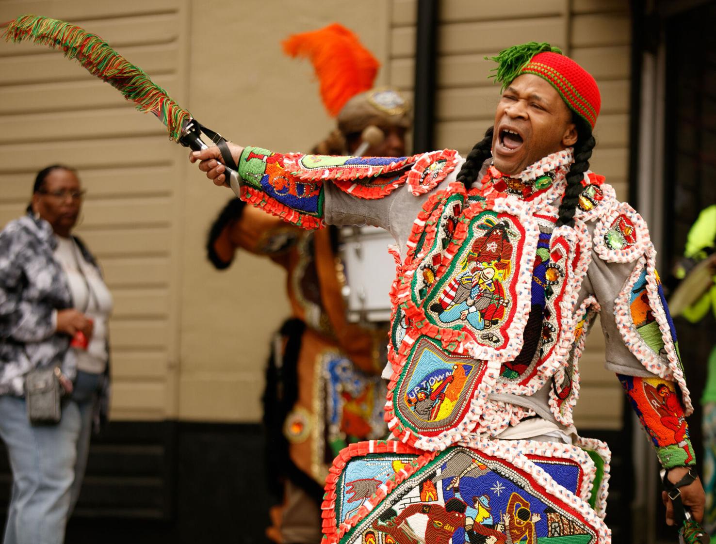 Mardi Gras Indian tribes wow New Orleans revelers early on Mardi Gras ...