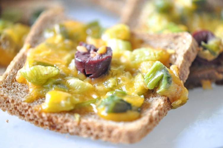 Holly Clegg's Well Done: Recipes for Olive Cheese Cocktail Bread, Quick ...