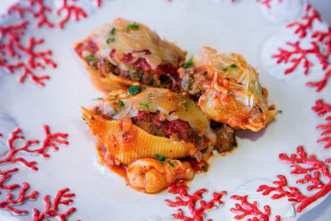 'New Orleans Cooking Grannies' cookbook: red gravy, garlic 'toes,' Pet ...