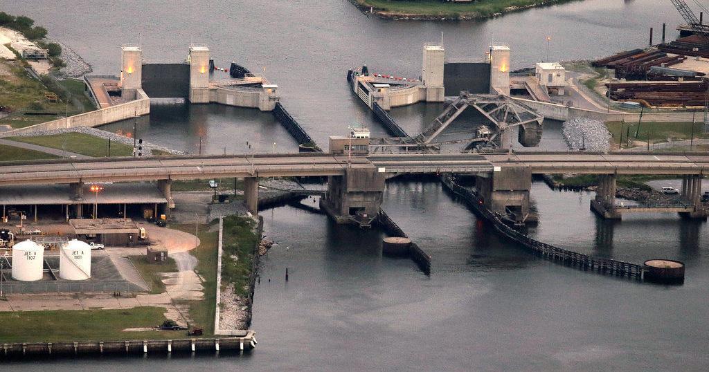 Seabrook Bridge reopens early after column repairs | Traffic | nola.com