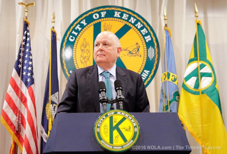 Ben Zahn, new mayor of Kenner, takes the oath of office | Archive ...