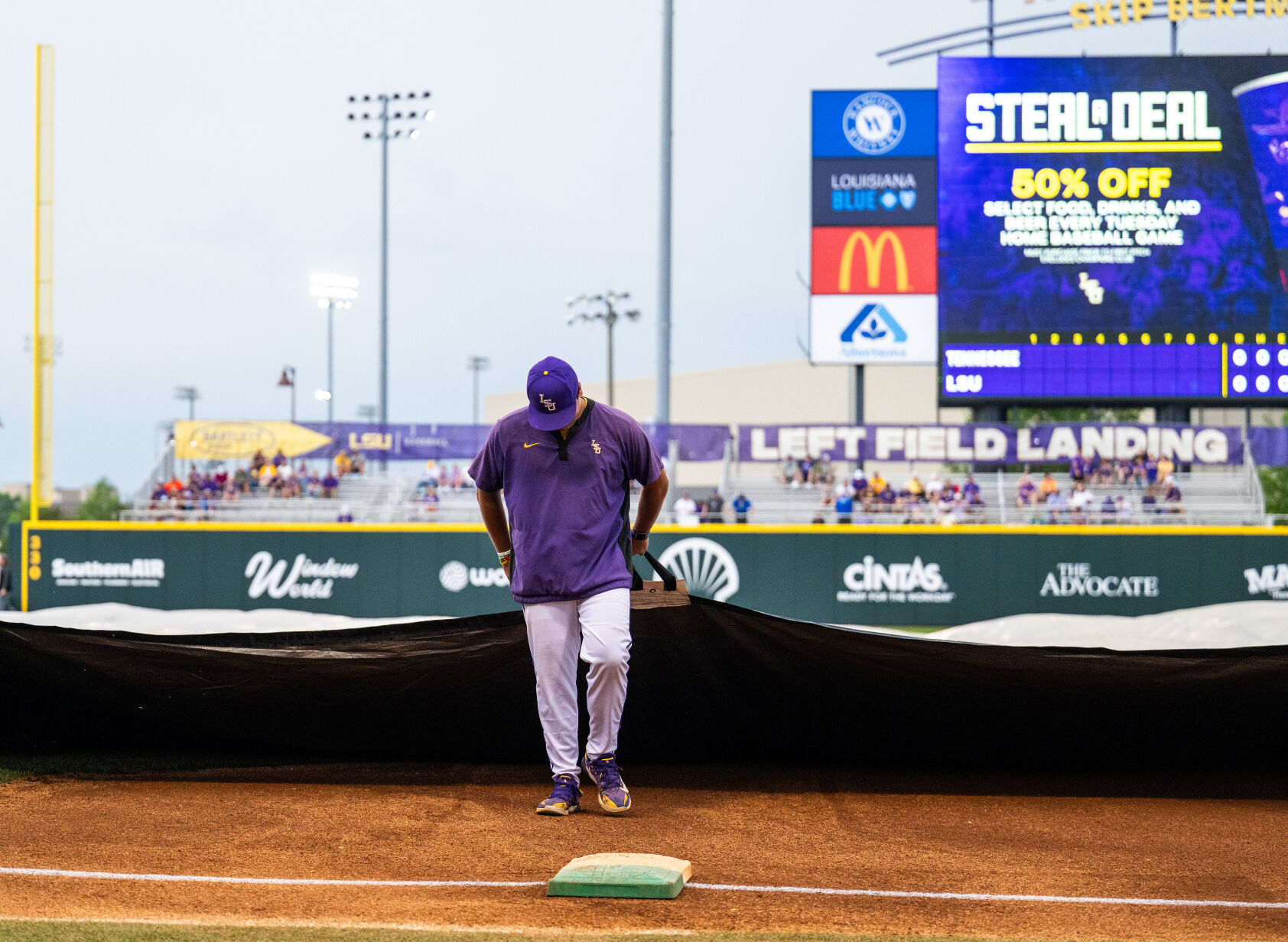 LSU baseball vs. Arkansas weather delay, first pitch info | LSU | nola.com