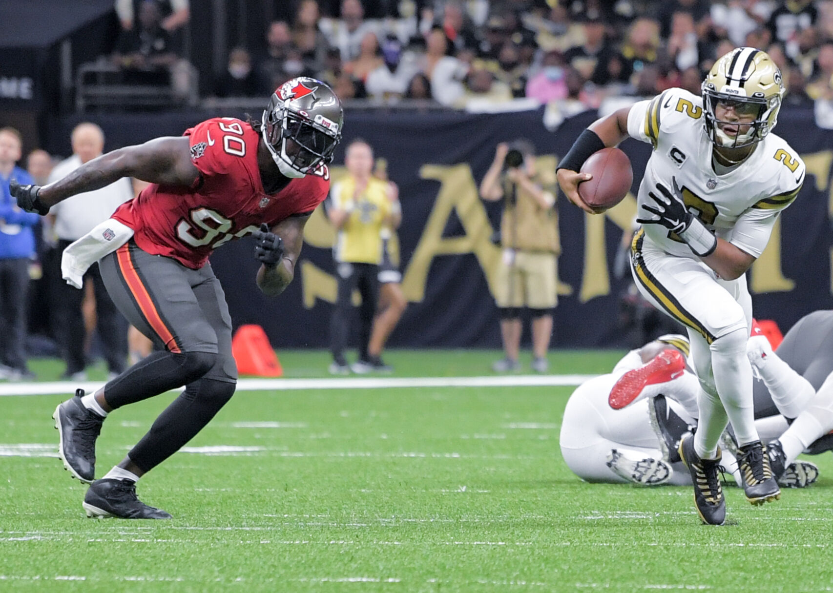 Sainte expected to sign pass rusher Jason Pierre-Paul to their practice ...