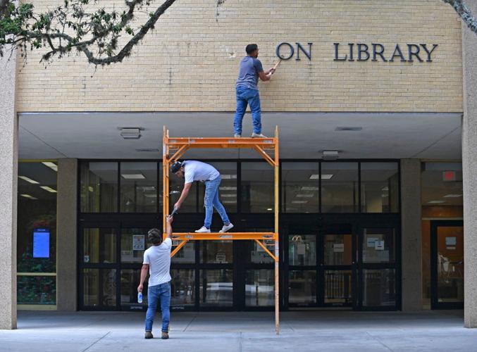LSU student government condems president over building names ...